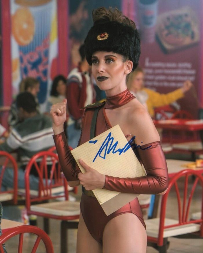 Alison Brie Autographed 8x10 Photograph Actress Model GLOW Ruth Wilder Community Mad Men ...